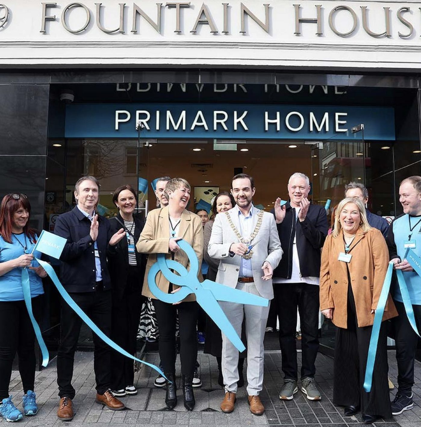 Primark inaugura a Belfast il suo primo store interamente dedicato alla ...